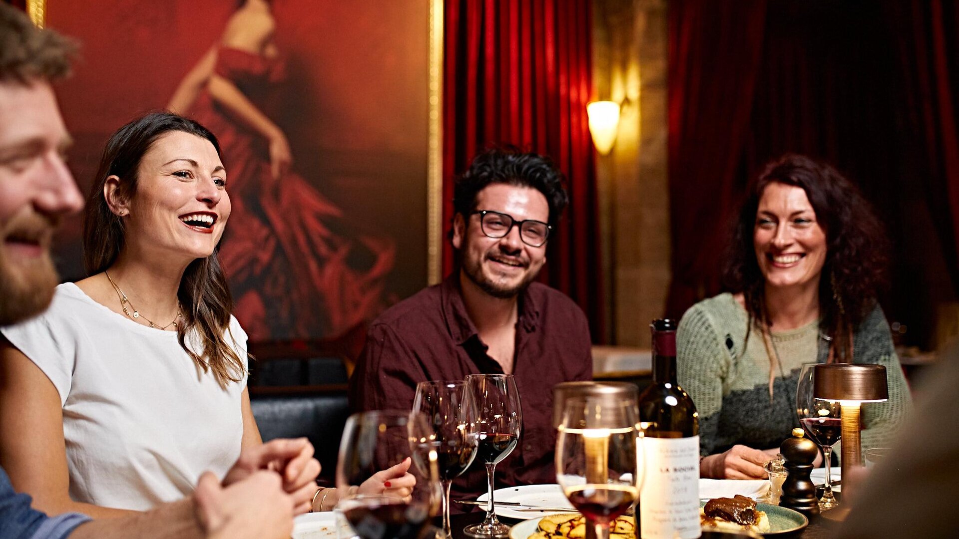 Salon Rouge – Salon Rosso | Ferien in Arosa | Schweiz